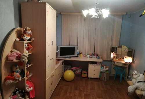 Мебельный гарнитур в детскую комнату