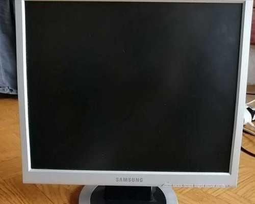 Монитор Samsung SyncMaster713N