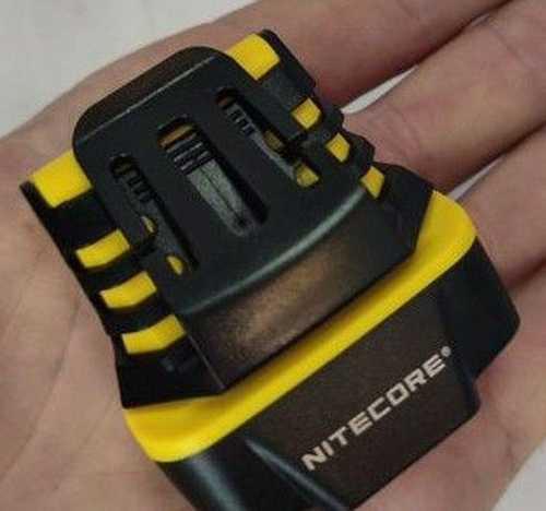 Сверхкомпактный фонарик Nitecore NU11