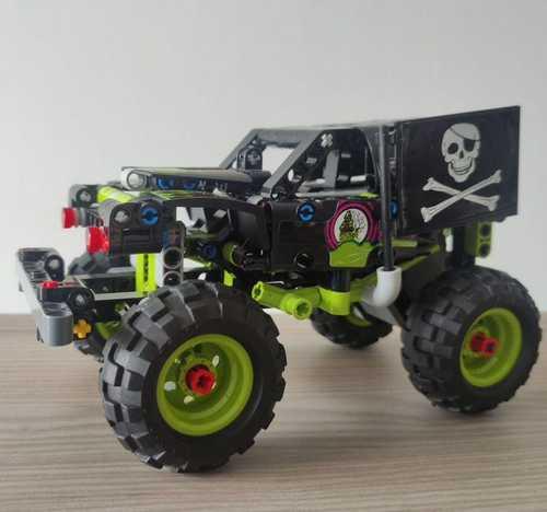 Lego technic "Monster Jam Grave Digger" 42118