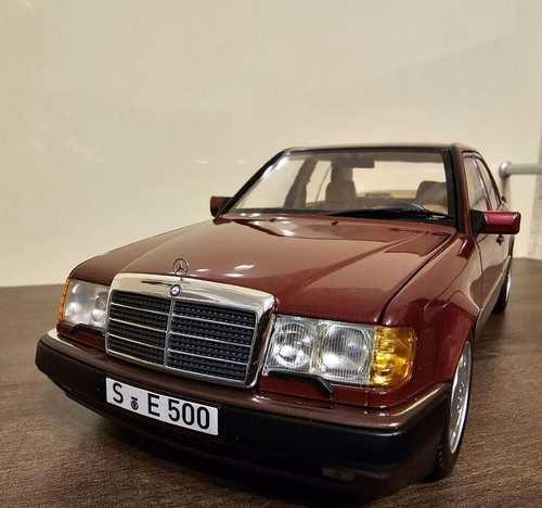 Norev 1:18 Mercedes-Benz 500e