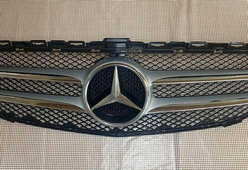 Решетка радиатора Mercedes-Benz W205