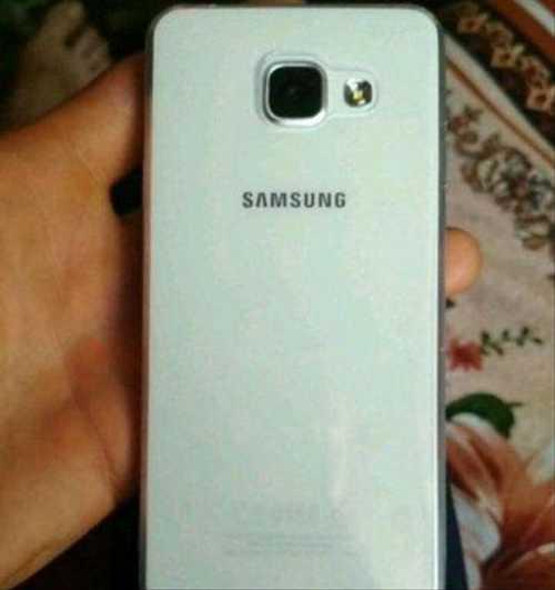 Смартфон Samsung Galaxy A3