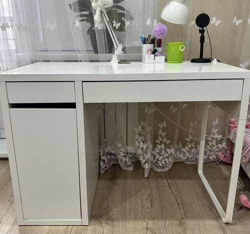 Письменный стол IKEA mikke