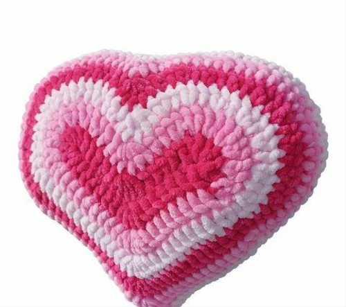 Игрушка-подушка сердечко вязаное, ручная работа