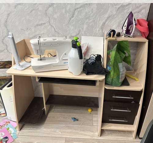 Отдам бесплатно стол писменный