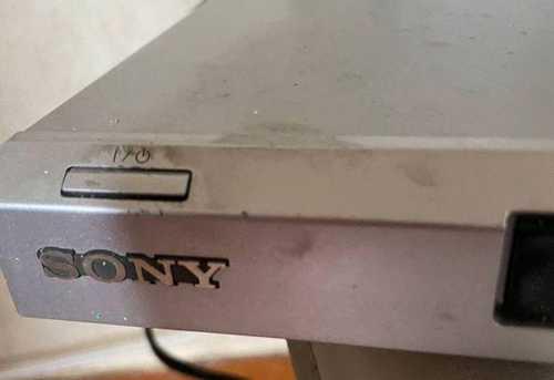 DVD/CD проигрыватель Sony, в рабочем состоянии
