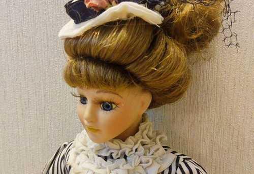 Винтажная фарфоровая кукла, 50 см