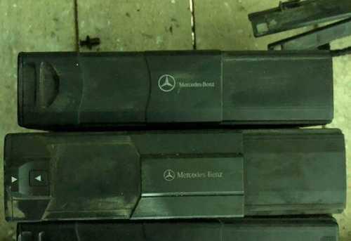 Чейнджер штатный Mercedes CD-changer