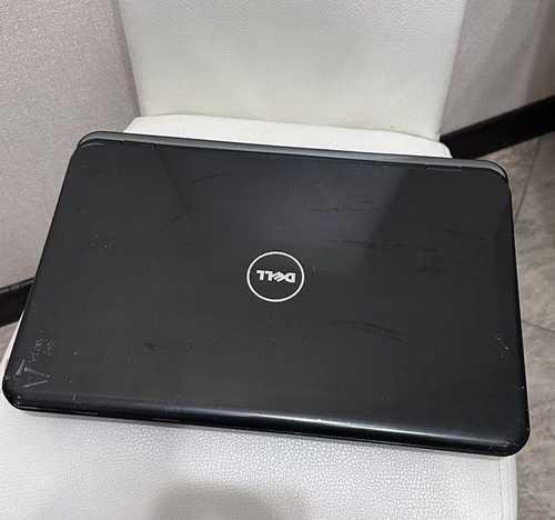 15.6" DELL Inspiron M5010, 250 ГБ, Phenom II X3 N870, RAM 3 ГБ, ATI Mobility Radeon HD 550v 1 ГБ