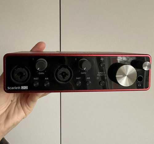 Звуковая карта focusrite 2i2