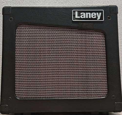 Ламповый гитарный комбоусилитель Laney CUB 12