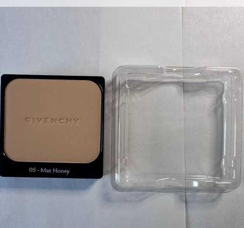 Givenchy Matissime Velvet Compact 05 Mat Honey