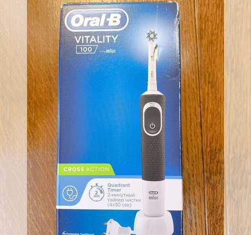 Электрическая зубная щетка Oral B vitality 100