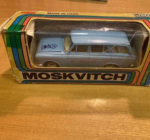 Модель авто 1:43 Москвич 426 А3 Фестиваль Катюша
