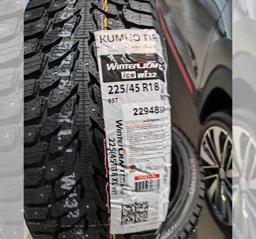 Kumho WinterCraft Ice Wi32 22/45 R18 95T