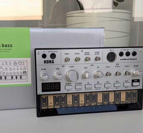 Аналоговый синтезатор Korg Volca Bass