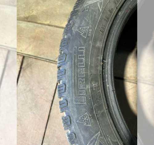 Pirelli Formula Ice 205/55 R16 94T