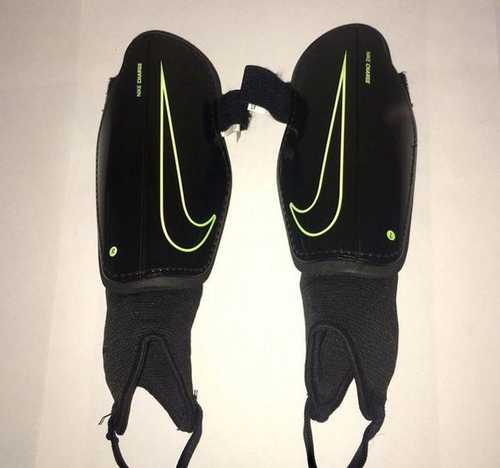 Щитки футбольные детские Nike SP2079-010 Charge