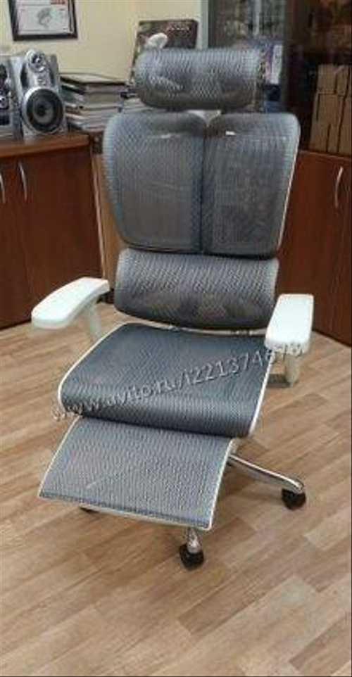 Эргономичное кресло Expert Fly с подножкой