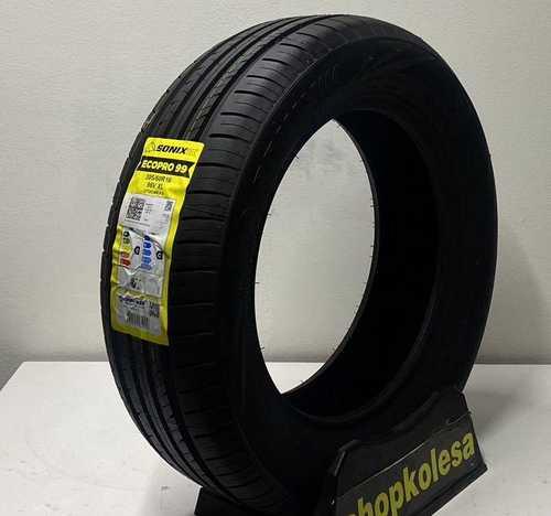 Sonix EcoPro 99 205/60 R16 19V