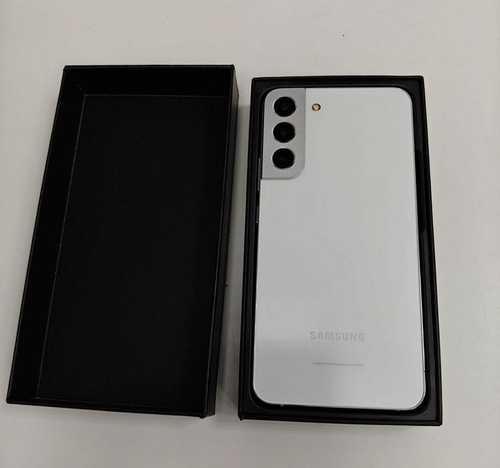 Samsung Galaxy S22 , 8/256 ГБ