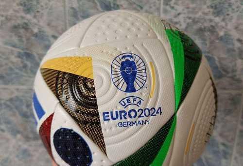 Футбольный мяч adidas чемпионата Европы 2024