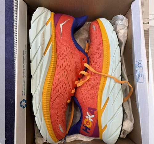 Новые кроссовки женские Hoka W Clifton 8