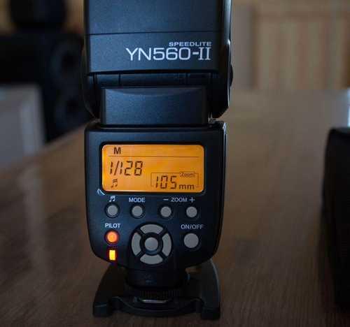 Фотовспышка Yongnuo Speedlite YN560-II