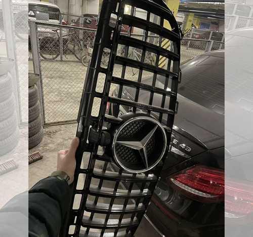 Решётка радиатора w213 amg