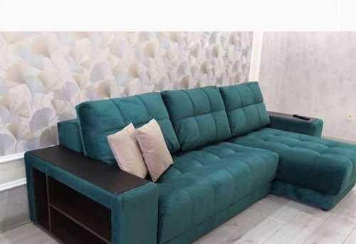 Угловой диван с функциональными подлокотниками