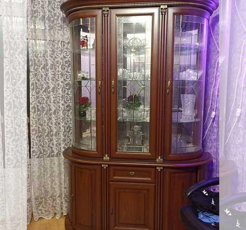 Буфеты и серванты. Итальянский массив