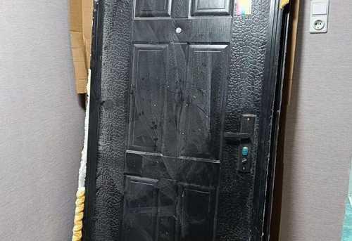 Дверь входная металлическая от застройщика