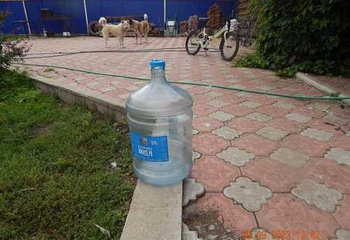 Пластиковый бутыль 19л