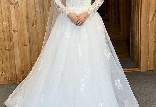Свадебное платье 40-42 пышное