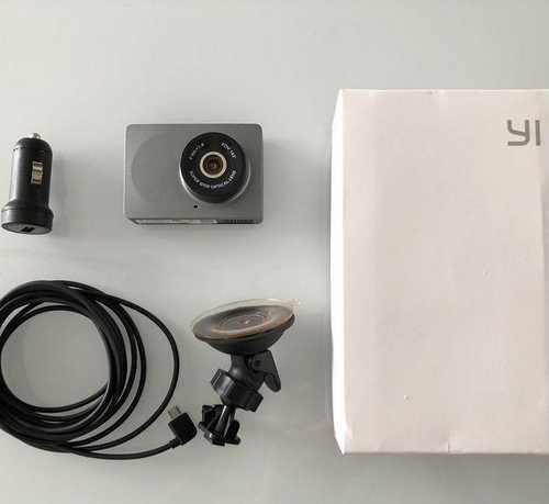 Видеорегистратор Xiaomi YI Dash Camera