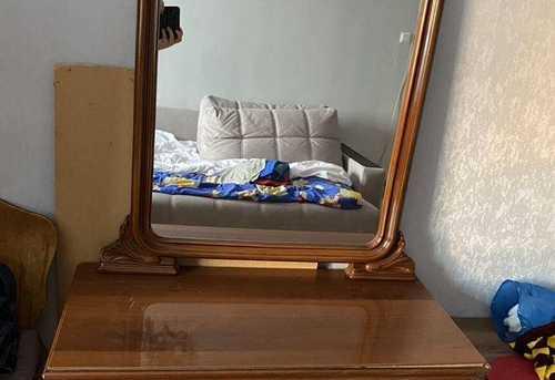 Комод с зеркалом в спальню