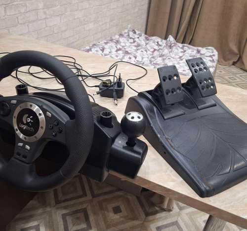 Руль Logitech Driving Force Pro (900 градусов)