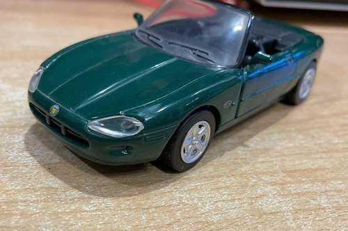 Jaguar xk8 1/32