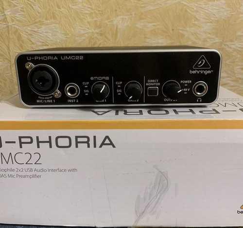 Звуковая карта behringer umc22