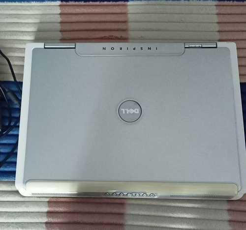 Ноутбук dell inspiron 9400