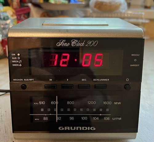 Радиочасы Grundig Sonoclock 200