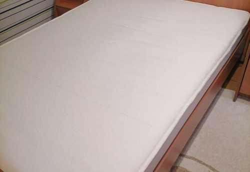 Кровать двухспальная с матрасом с тумбочкой