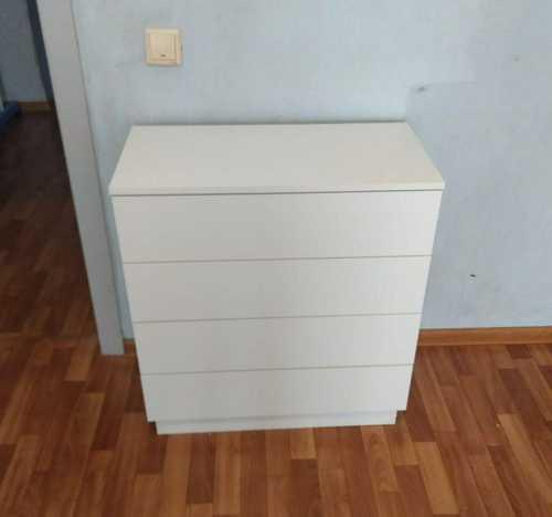 Комод с выдвижными ящиками белый