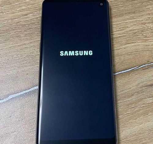 Samsung Galaxy S10, 8/128 ГБ