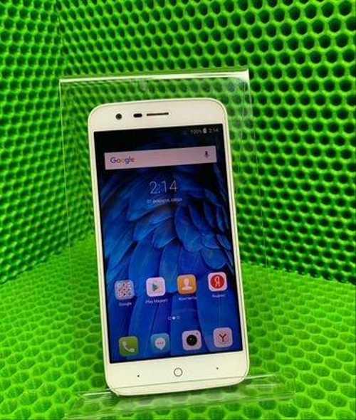 Телефон ZTE Blade V8 Lite