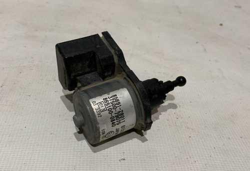 Toyota Land Cruiser 200 корректор фар 8569128011