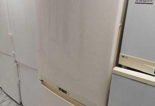Холодильник Samsung широкий как новый