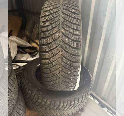 Michelin X-Ice North 4 215/55 R16 97T