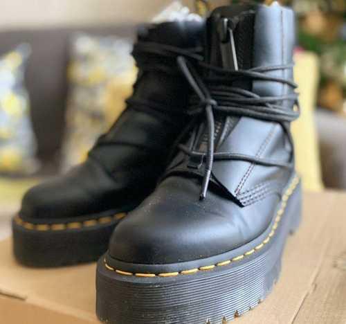 Ботинки женские Dr. Martens